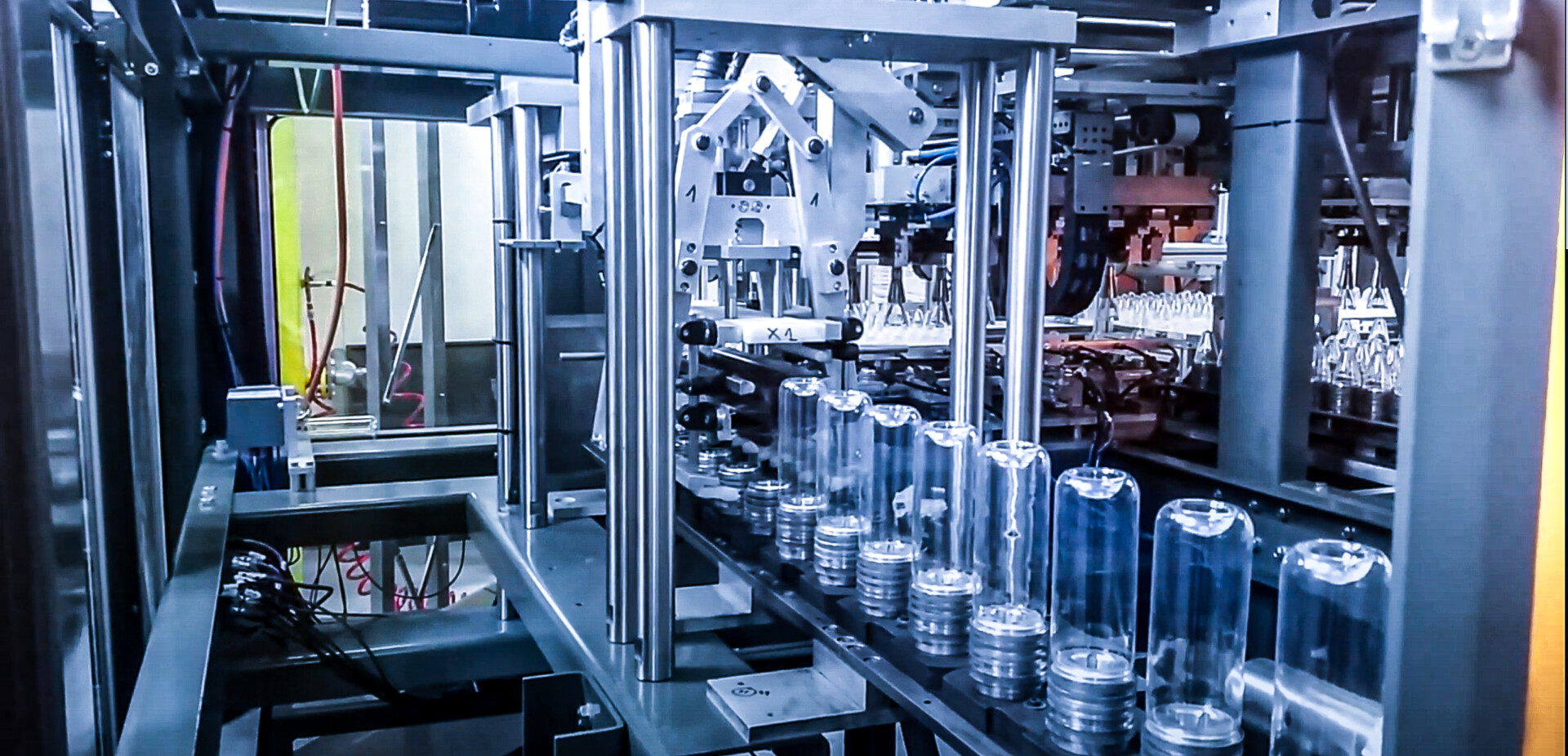 Complete bottling & canning line for juices and carbonated drinks in Pet Can Technology, Poland ...